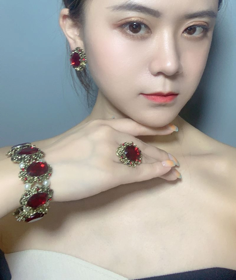 Badu.bg Дамски елегантен комплект от три части - Badu.bg