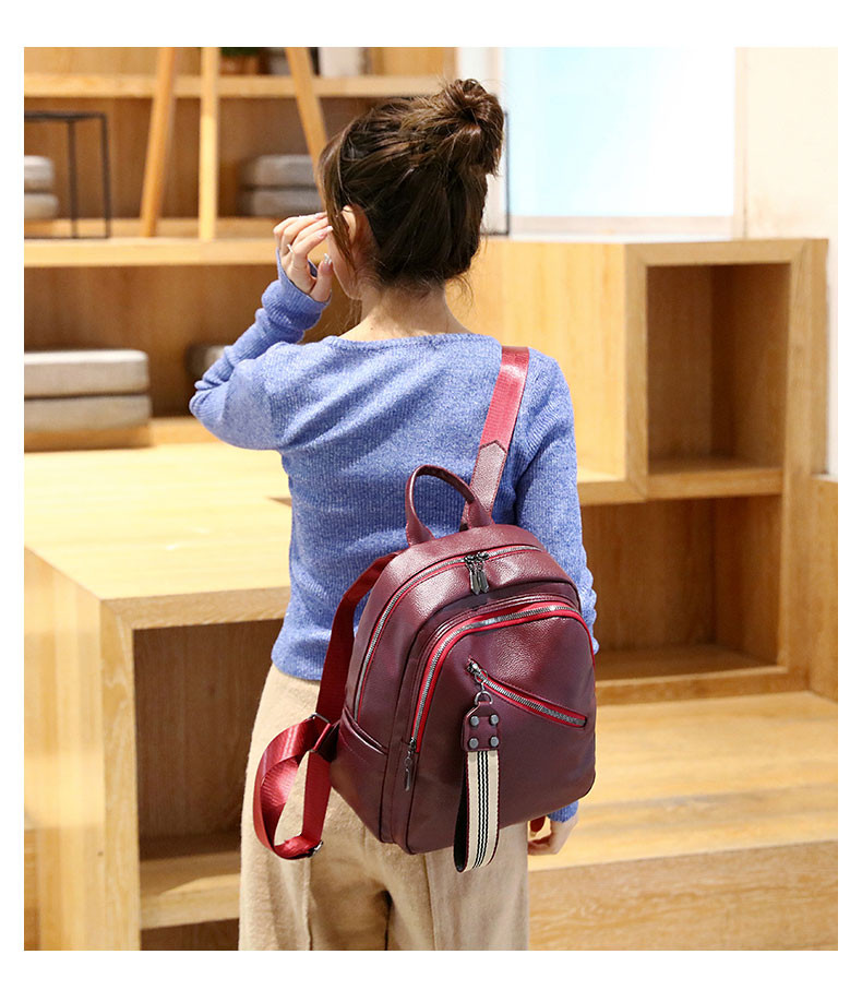 Badu.bg Нов модел дамска раница от еко кожа с преден джоб с цип - Badu.bg