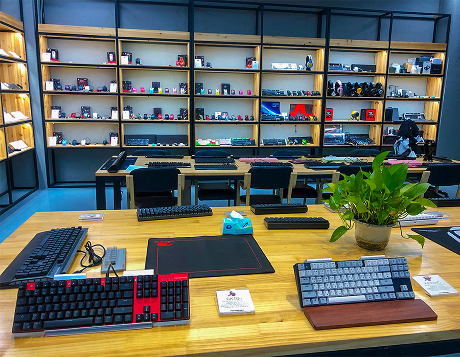 Badu.bg Най-евтината механична клавиатура Mini Motospeed CK61 RGB 61 клавиша Кабелна LED ...