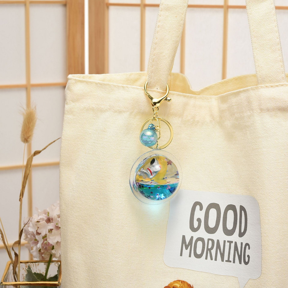 Badu Bg Creative Astronaut Oild Flying Saucer Liquid Keychain