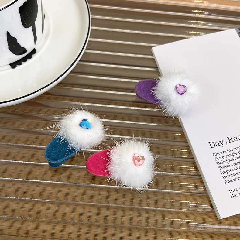 Badu Bg Плюшена топка с цветни кристали любовно сърце шнола за жени