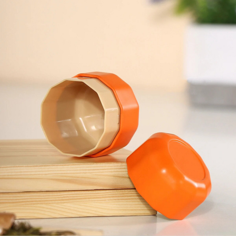 Badu Bg Малки кръгли тенекиени контейнери за буркани с капаци за Strorage Подарък от бонбони