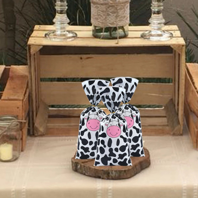 Badu Bg 25 50 бр Чанти за лакомства с принт на крава Целофанови торбички за бонбони Пластмасови